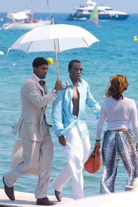 Puff Daddy's personal umbrella holder-Fonzworth Bentley_国际_蛋蛋赞
